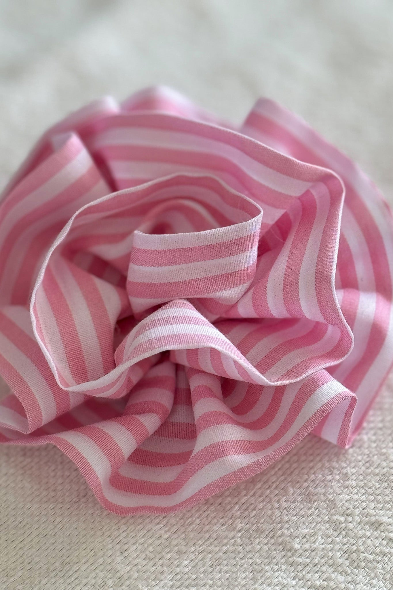 Flower brooch, pink stripe – BYPIAS Retailers